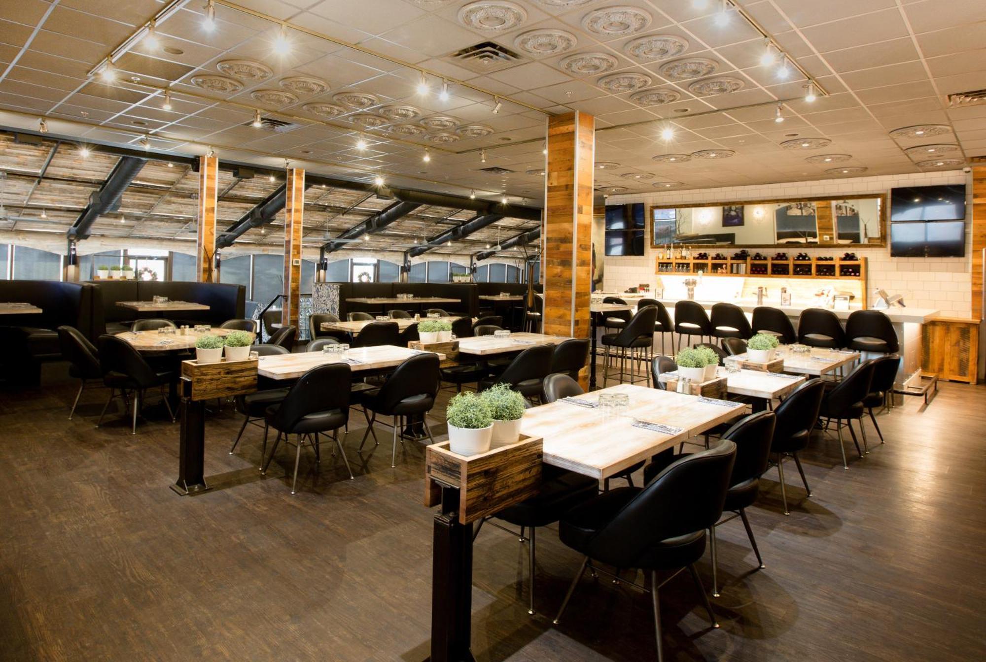 SANDMAN SIGNATURE LETHBRIDGE LODGE | ⋆⋆⋆ | CANADA | SEASON DEALS FROM $91